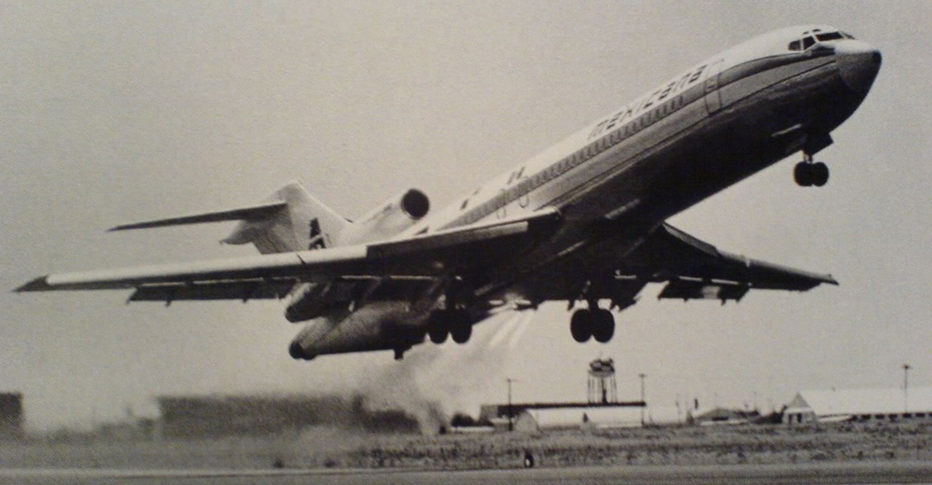 Boeing 727 Rocket Takeoff - The Learning Center